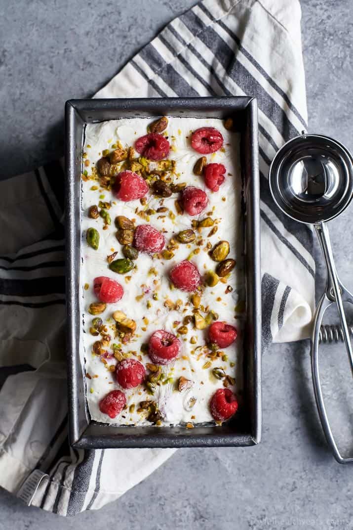 Healthy Pistachio Raspberry Frozen Yogurt | Easy Homemade Ice Cream Healthy Pistachio Raspberry Frozen Yogurt | Easy Homemade Ice Cream