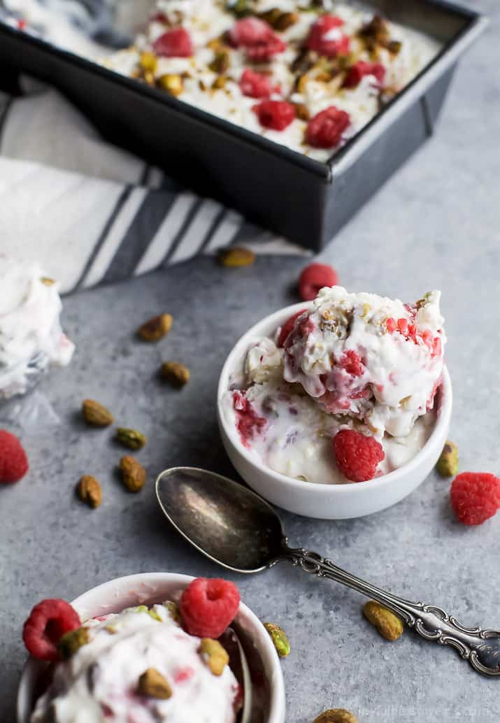 Healthy Pistachio Raspberry Frozen Yogurt | Easy Homemade Ice Cream Healthy Pistachio Raspberry Frozen Yogurt | Easy Homemade Ice Cream